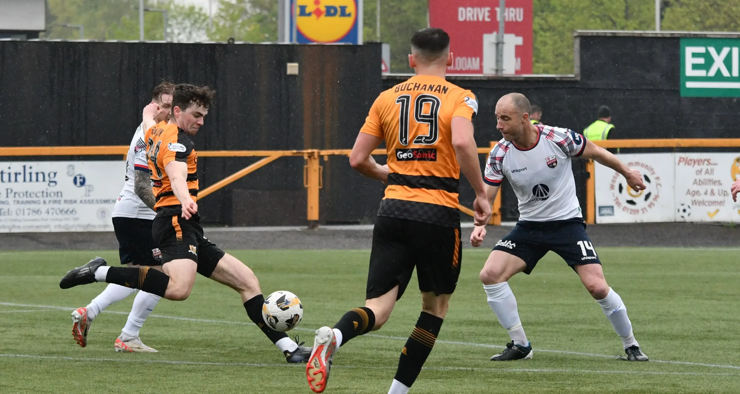Alloa 2 - 1 Montrose - Alloa Athletic FC